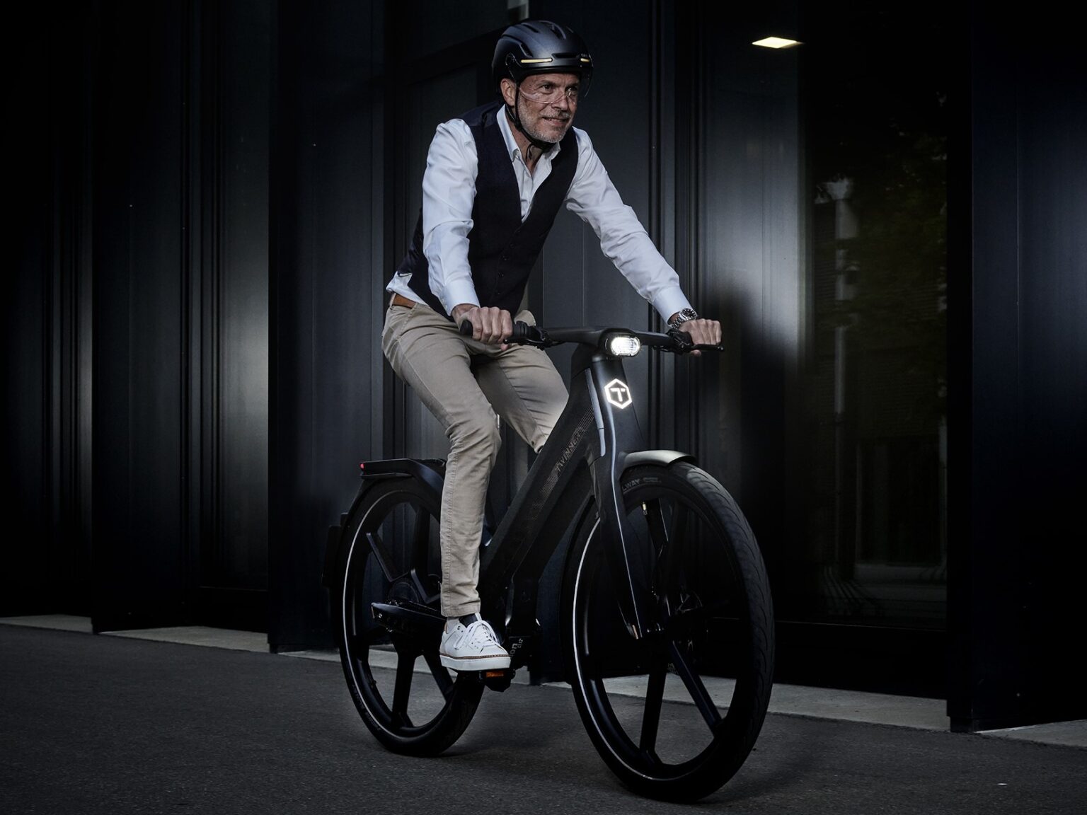 TWINNER - IT'S SO TOMORROW • Thömus